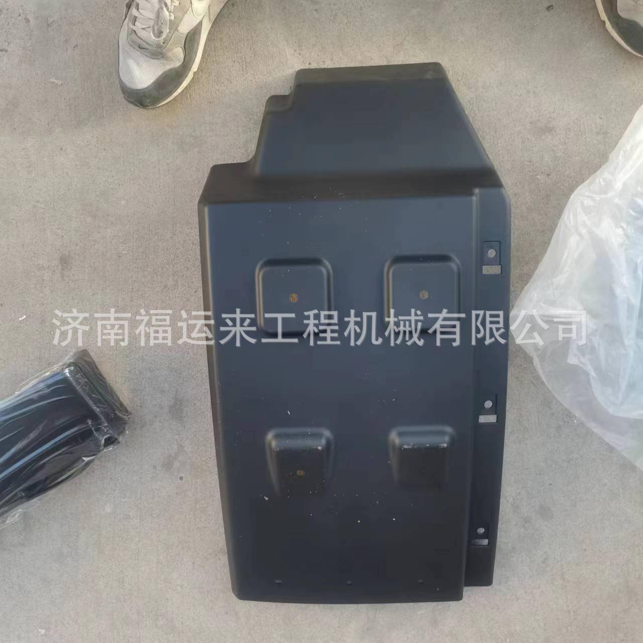 豪沃轻卡 挡泥板进气道车门内扣 副水箱方向机 钢圈 刹车片