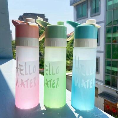 650ml Spray Water Bottle Outdoor Sport Fitness Water Cup La