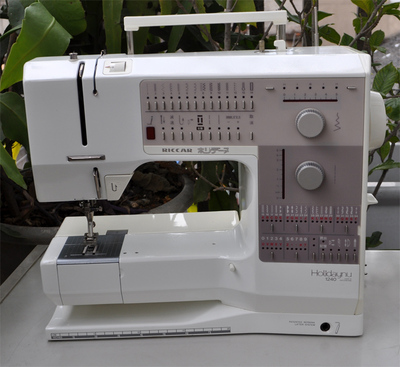多功能瑞士缝纫机RICCARBERNINA