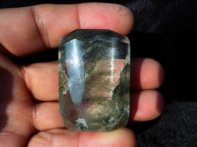 鳌犷天然绿幽灵内有千层山金字塔型水晶吊坠 44*31*17mm 47.6g