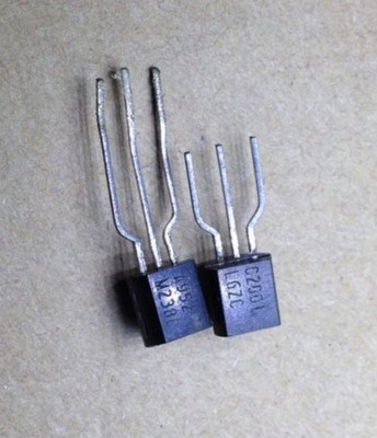 2SC2001 C2001  2SA952  A952 小功率三极配对管