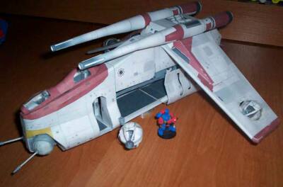 科幻宇宙太空飞船星球大战共和国LAAT炮艇模型星战模型statwars