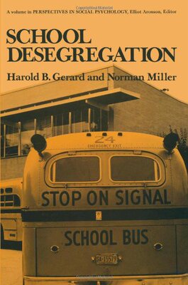 【预售】School Desegregation: A Long-Term Study