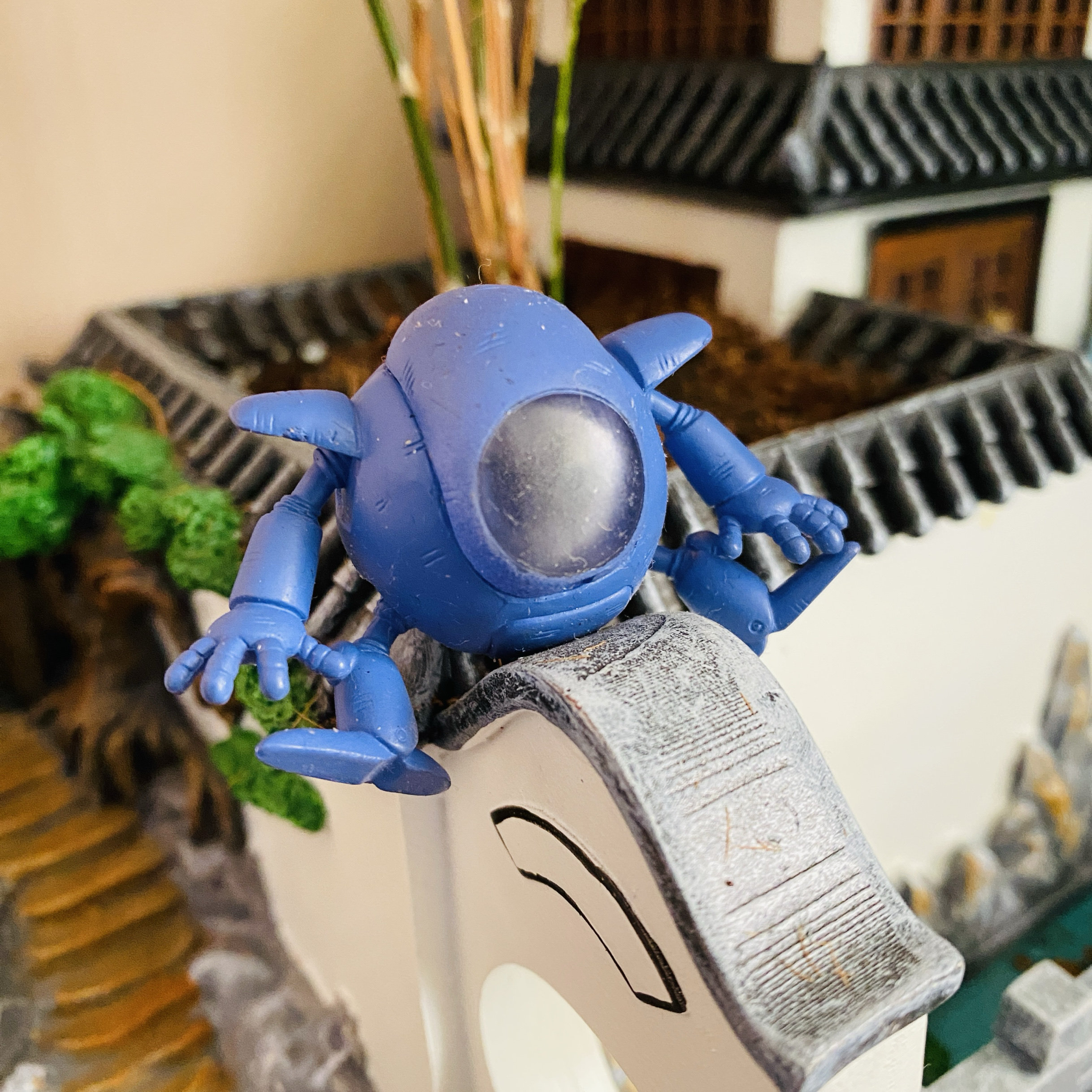 绝版老货日本龙珠系列布尔玛万用胶囊专用机器人载具卡通模型摆件