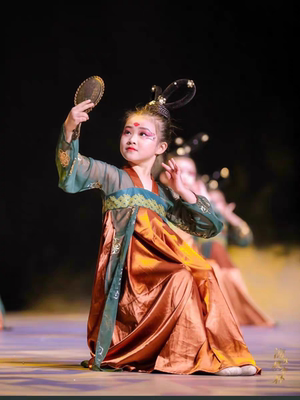 双面燕洵演出服汉唐襦裙巧悦梳妆古典舞表演服丽人行媚舞蹈表演服