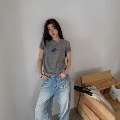 推荐~时尚字母刺绣短袖上衣女