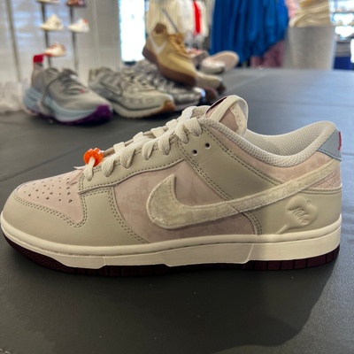 NIKE耐克女款26新款DUNK LOW情人节限定低帮休闲运动鞋IQ1145-610