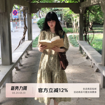 法式复古绿色碎花泡泡袖连衣裙