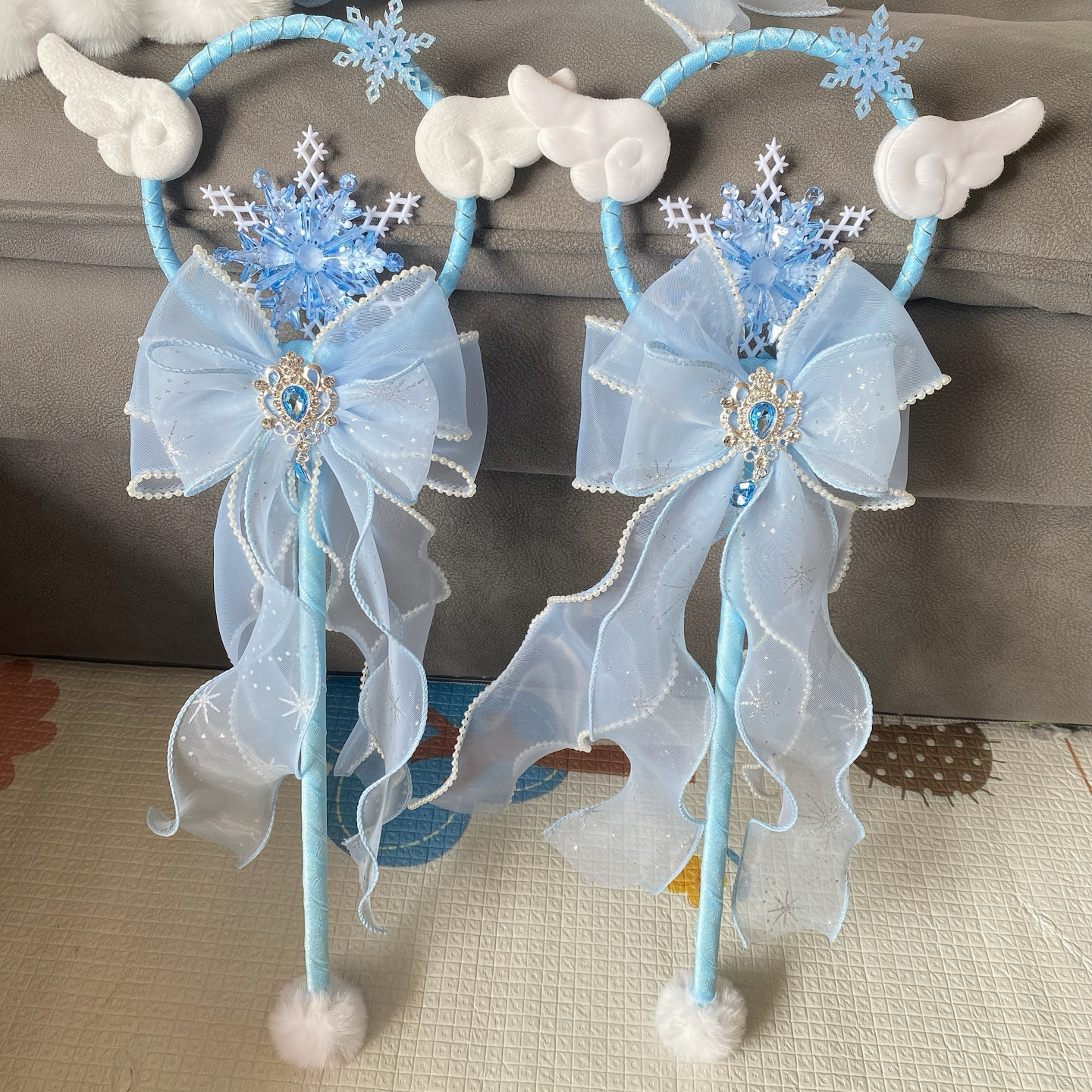 儿童冰雪公主发光魔法棒蓝色雪花天使翅膀女孩生日装饰可爱仙女棒