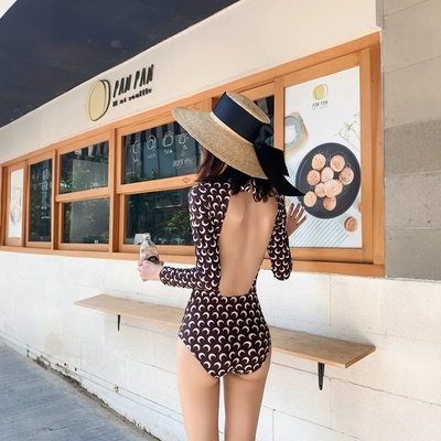 连体泳衣女长袖防晒潜水服保守显瘦遮肚性感聚拢小清新泡温泉泳装