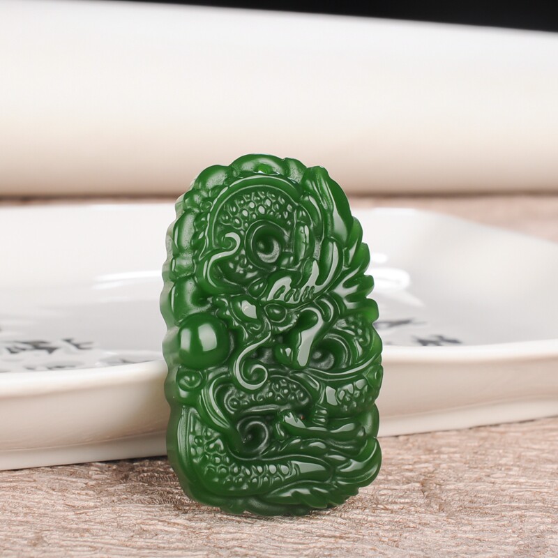 玉玲珑新疆和田玉碧玉龙牌吊坠菠菜绿生肖龙玉坠挂件玉石牌男女款