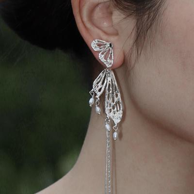 東黑三白/ 重影银蝶 s930纯银原创设计镂空中式步摇百搭耳钉礼物