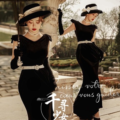 影楼主题婚纱外景拍照摄影法式复古赫本风黑色露背肖像照丝绒礼服