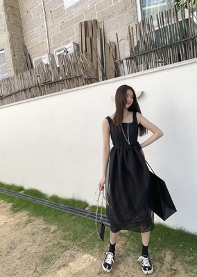 泡泡背心裙＋拼纱荷叶边短西装