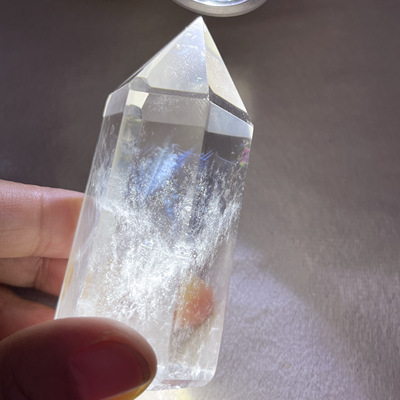 天然蓝针透体白水晶柱摆件尺寸：72*36mm，重121.1g，102号