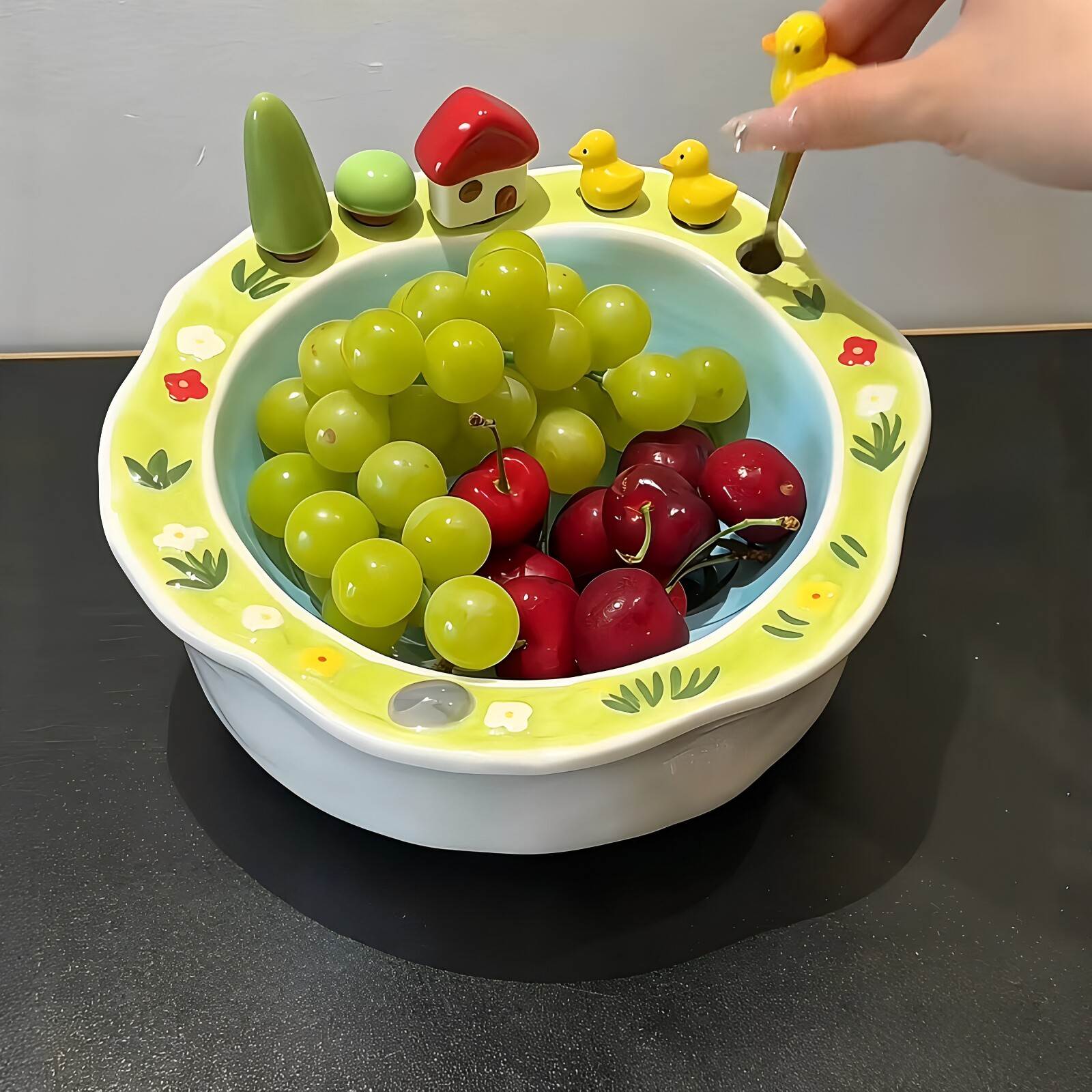 小黄鸭陶瓷水果盘带不锈钢果叉手绘盘零食收纳盘客厅桌面装饰摆件