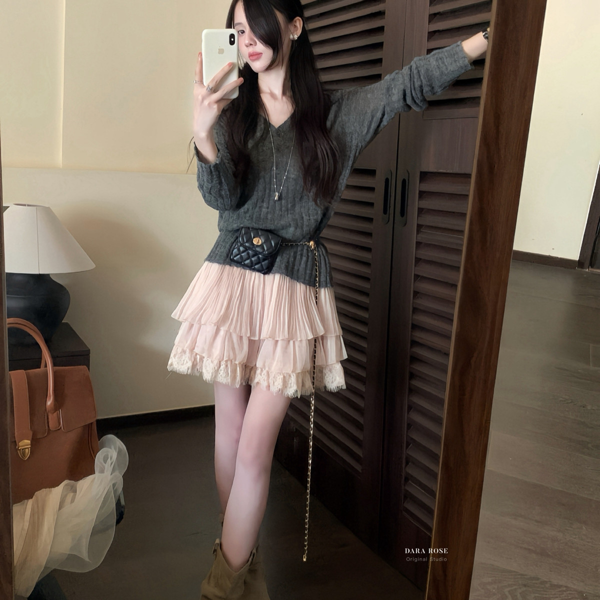 DARA ROSE-穿韩系温柔气质简约深灰色V领坑条开衫针织毛衣QK9822