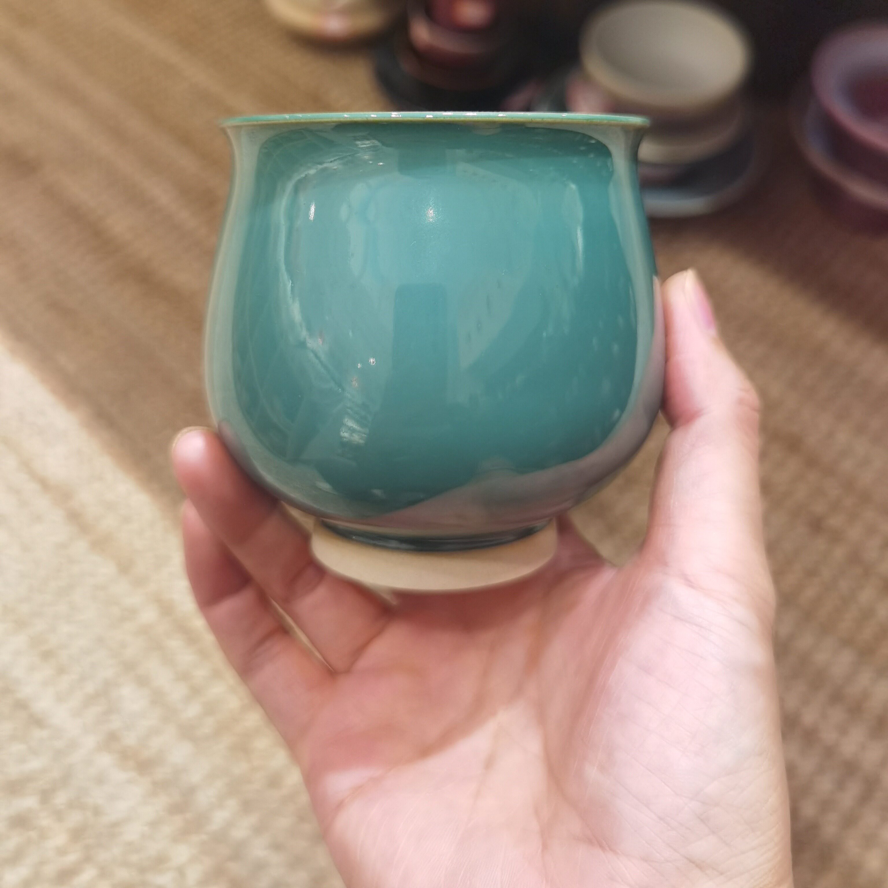 手作湖绿圆腹撇口杯 单色釉陶瓷杯书房茶室个人专用茶杯