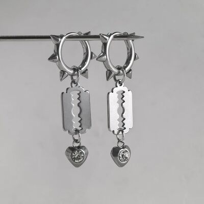 Y2K Punk style sharp and piercing buckle heart-shaped pendan