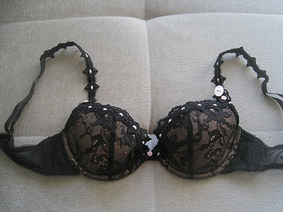 黑色蕾丝文胸内衣