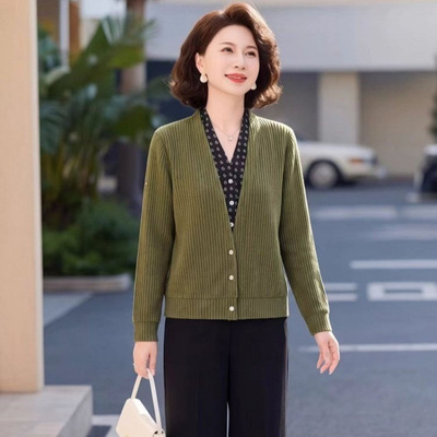 今年流行的妈妈秋装假两件针织小