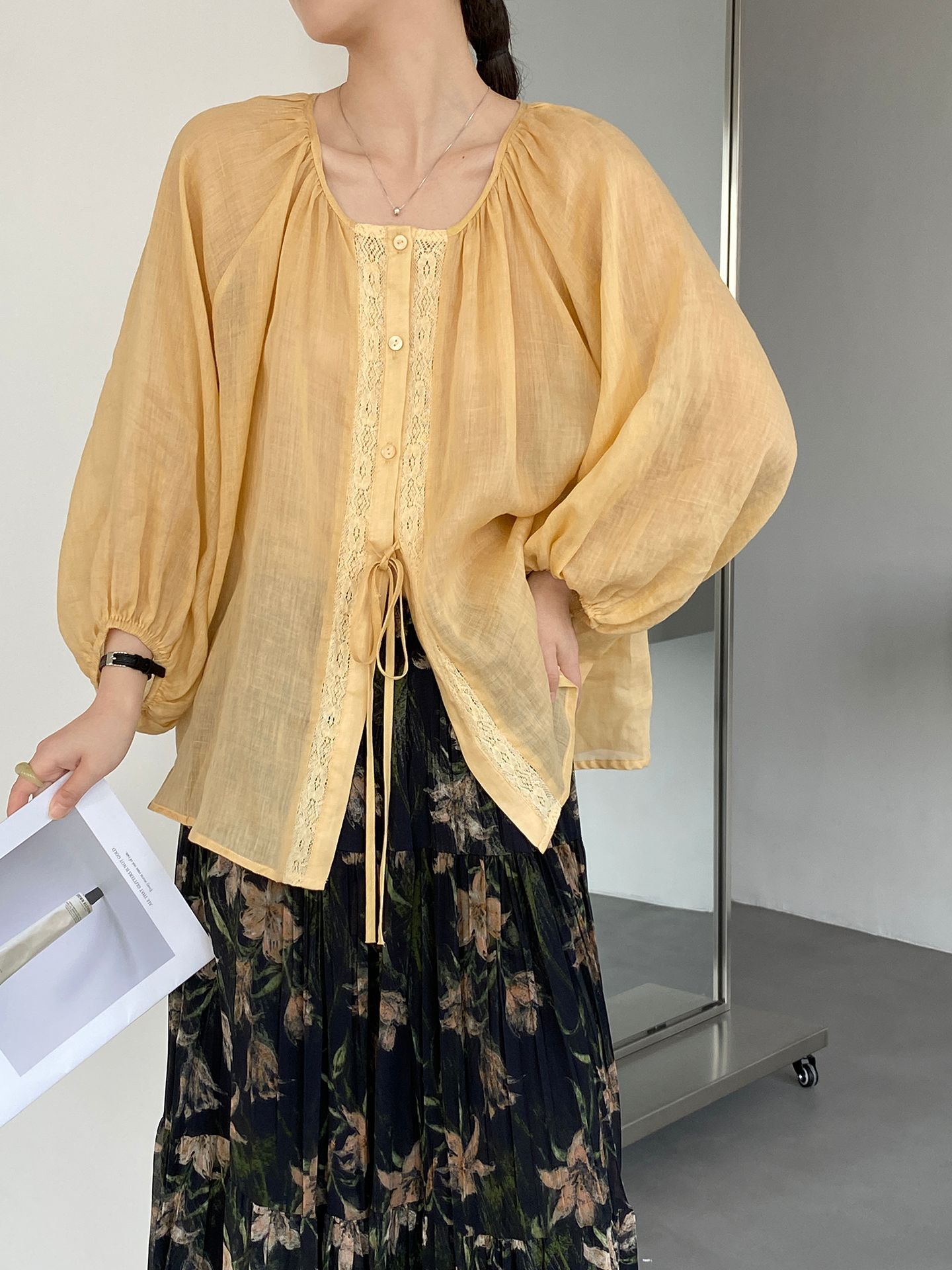 韩系新款会呼吸的防晒苎麻微透罩衫女蕾丝拼接宽松衬衫上衣