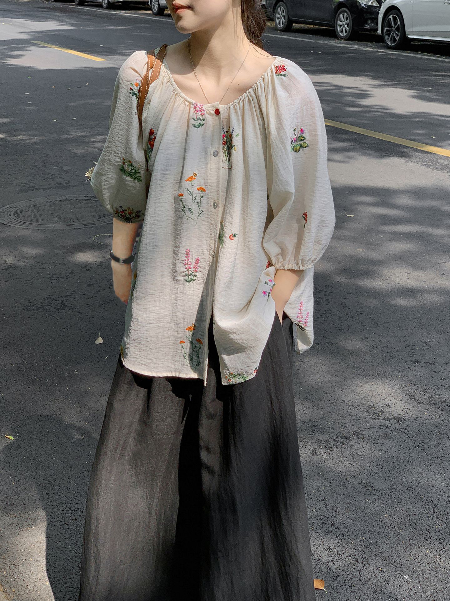 韩系新款重工刺绣印花 文艺松弛度假风罩衫女圆领宽松百搭衬衫