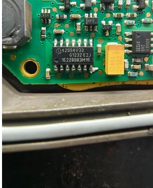 42994V33 TLE42994V33 汽车电脑板电源芯片