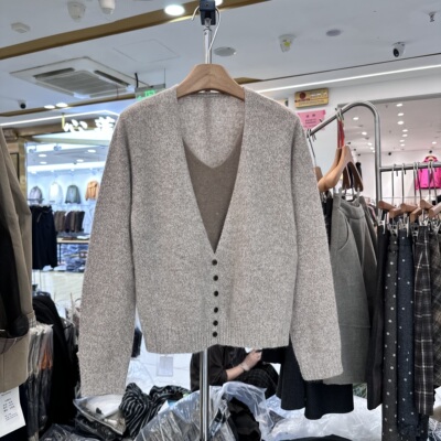 330103正品松弛感假两件毛衣