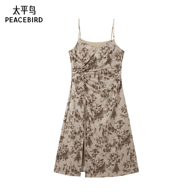 太平鸟2025年冬季款法式印花吊带连衣裙A1FAE4344