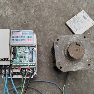 议价安川变频器CIMR-JB4A0004BAA一台15kw可维修
