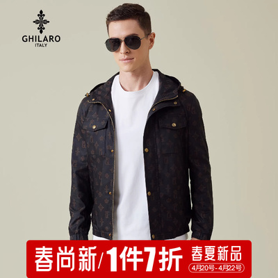 GHILARO/古劳吉那诺时尚休闲满身字母印花四合扣连帽夹克外套3003
