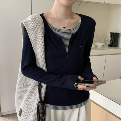 7362/伊歌li剪刀领假两件条纹上衣-093-1.27