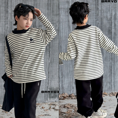 布芮欧韩版磨毛圆领条纹打底衫