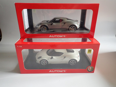 阿尔法罗密欧奥拓1：18汽车模型