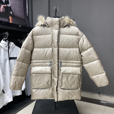 阿迪达斯女款冬季保暖防风羽绒服