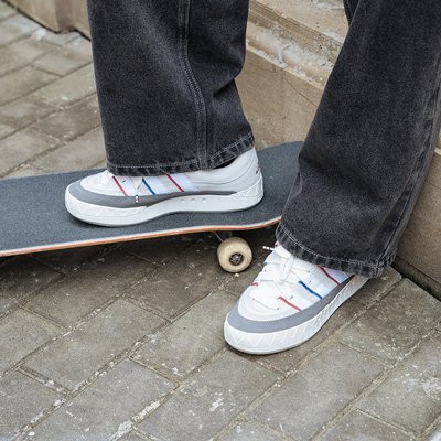 阿迪达斯男鞋ADIMATIC春季防滑运动休闲拼色复古低帮滑板鞋IH3265