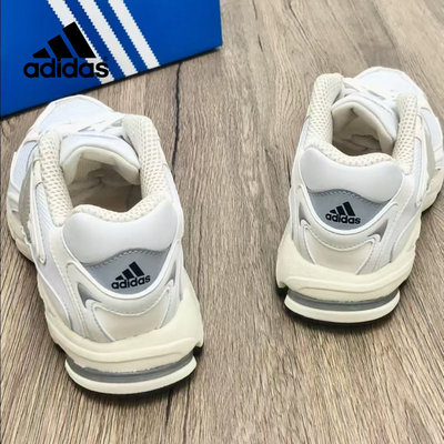 阿迪达斯冬季轻盈运动休闲老爹鞋