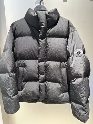 B1ACE4448 太平鸟男装冬季新款时尚宽松休闲纯色暗纹羽绒服外套潮