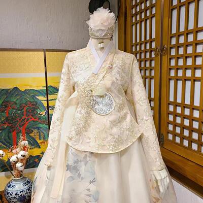 朝鲜族民族服装新娘婚礼结婚仪式