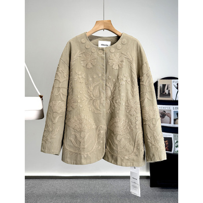 搭宽松显瘦圆领通勤刺绣外套女