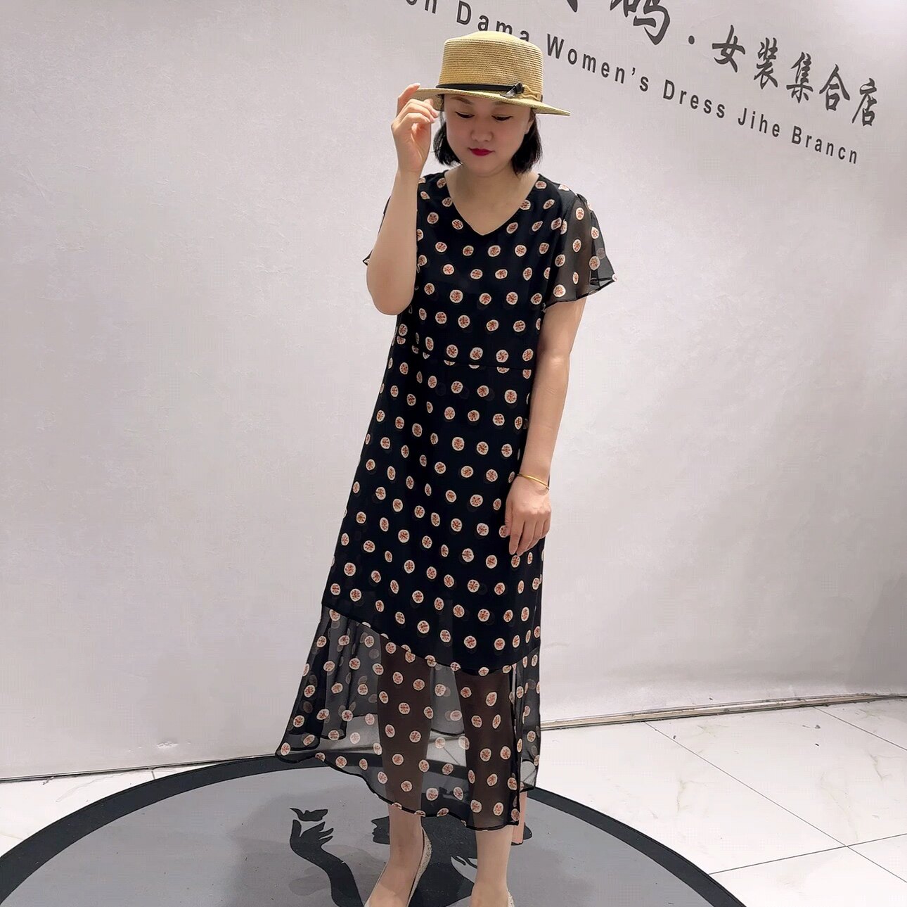 5338芮娜依莲夏款新品底边开衩v领女人味显瘦减龄连衣裙大码女装