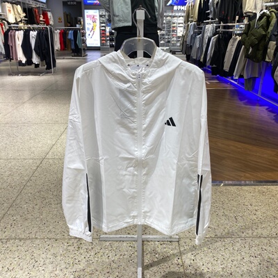 adidas阿迪达斯女外套26春款跑步连帽休闲运动服梭织夹克KC7655