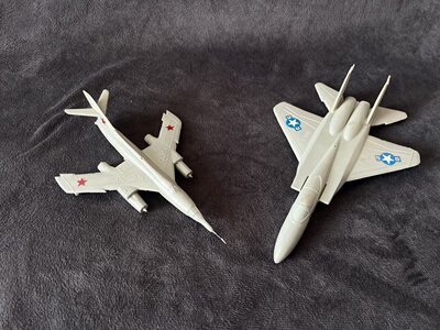 保真70年代苏军雅克28美军F15战机模型塑料敌我识别飞行教具