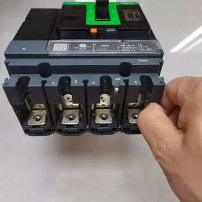 售前咨询塑壳断路器NSX100F  4P  100A  ：议价