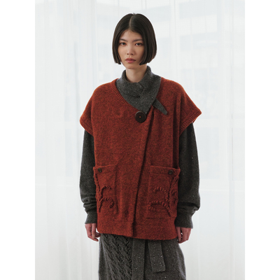 NAN KNITS 25秋冬 立体花卉斜襟背心