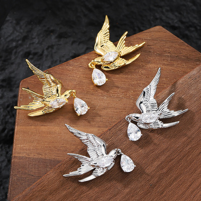 爆闪锆石水滴燕子耳环