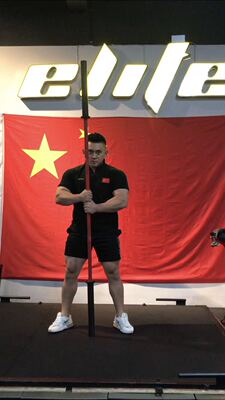 深蹲力量举卧推大孔杠铃杆