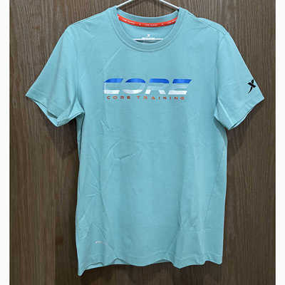 短袖夏季休闲运动T恤特步男士