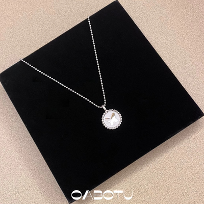 贝母蝴蝶钱币项链·轻奢气质小众时尚锁骨链复古优雅高级感毛衣链